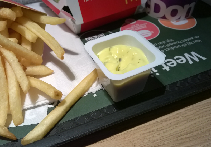 Waarom is deze frietsaus van McDonald's alleen in Nederland? - GoeieVraag