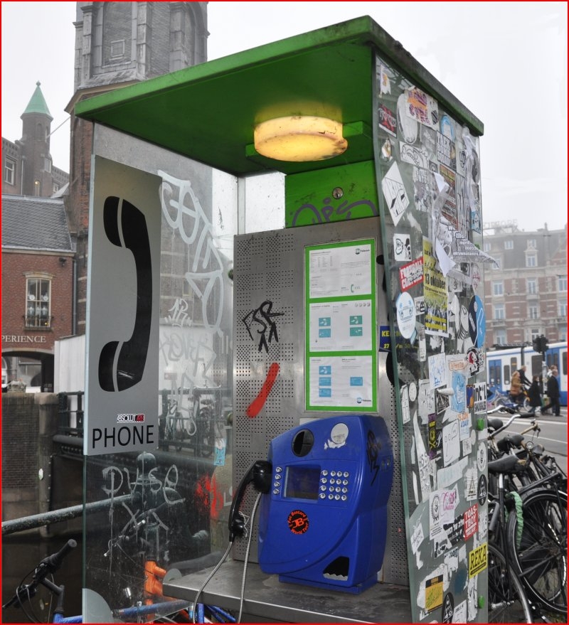 Waar in Amsterdam staat nog een oude Telefooncel? - GoeieVraag
