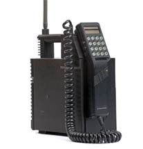 In welk jaar werd in Nederland de eerste handheld mobiele telefoon op ...